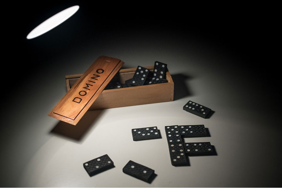 Dominoes – Dream Meaning and Symbolism | Dream Glossary