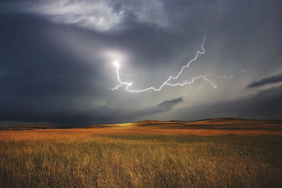 Dreaming of Thunder - Meaning and Explanation | Dream Glossary