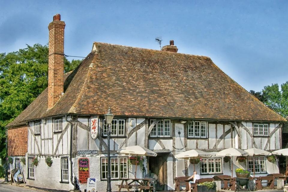 Innkeeper in a Dream - Meaning and Symbolism | Dream Glossary