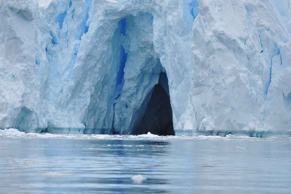 Ice – Dream Meaning and Symbolism | Dream Glossary